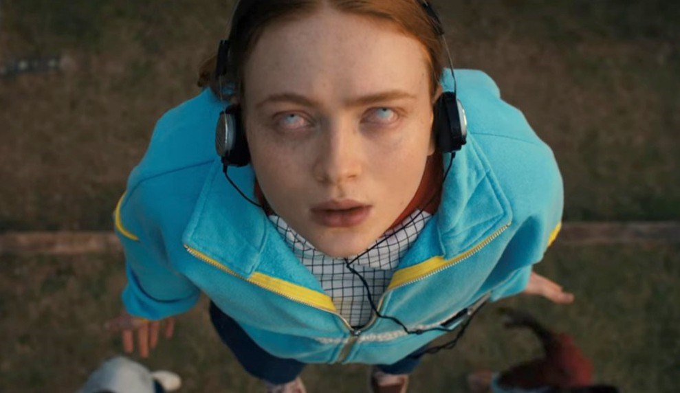 STRANGER THINGS: Max And Lucas Return In New Season 5 Behind-The-Scenes ...